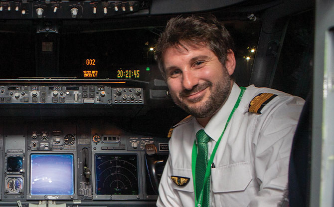 Romain, pilote de ligne chez Transavia - Salon des Formations Aéronautiques